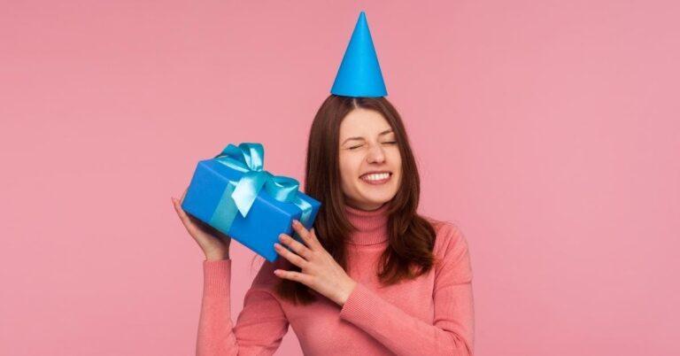 How To Convince Someone To Accept a Gift? [9 Easy Ways]