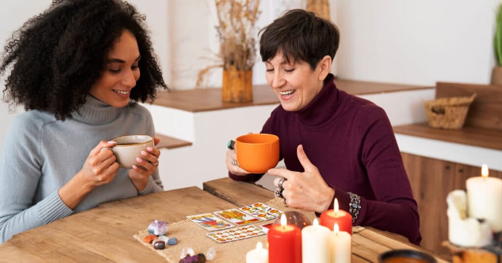 35 Fun Thanksgiving Games For Family [Easy DIYs & Hilarious Ideas]
