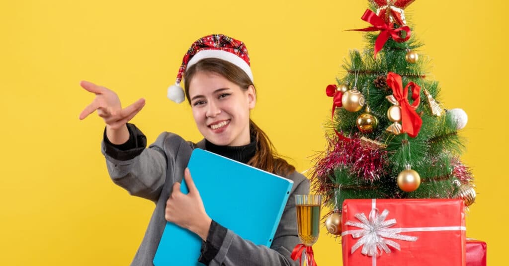 85 Christmas Messages For Teachers [Inspirational, Funny and More]