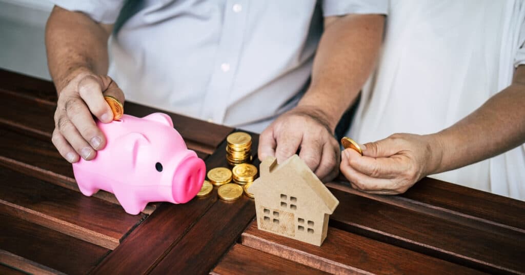 25 Money Management Activities For Employees [Budgeting Tips]